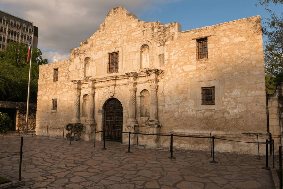 Ultimate Dog-friendly Texas Road Trip - The Homebody Tourist