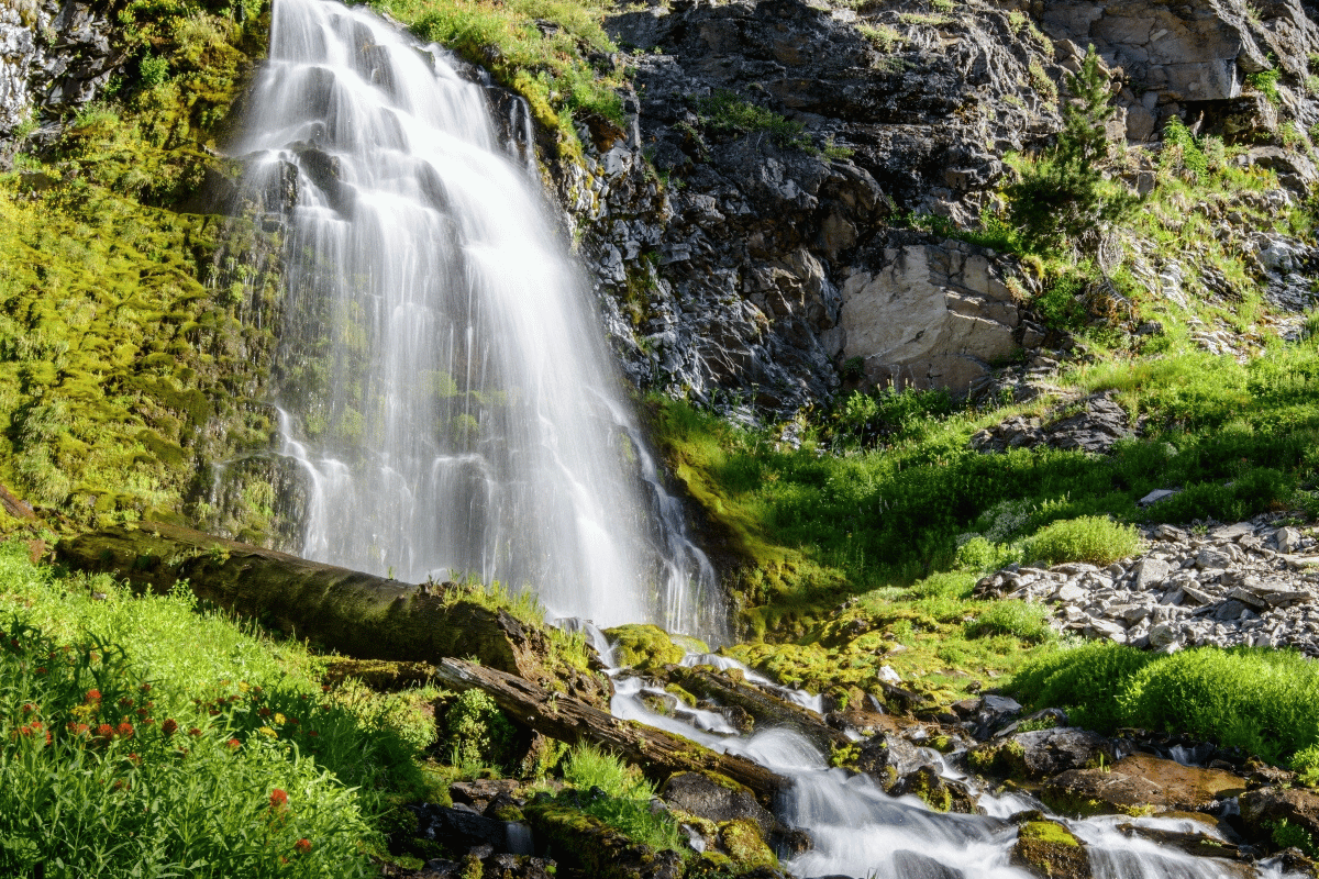 The Most Breathtaking Waterfalls in Oregon - The Homebody Tourist