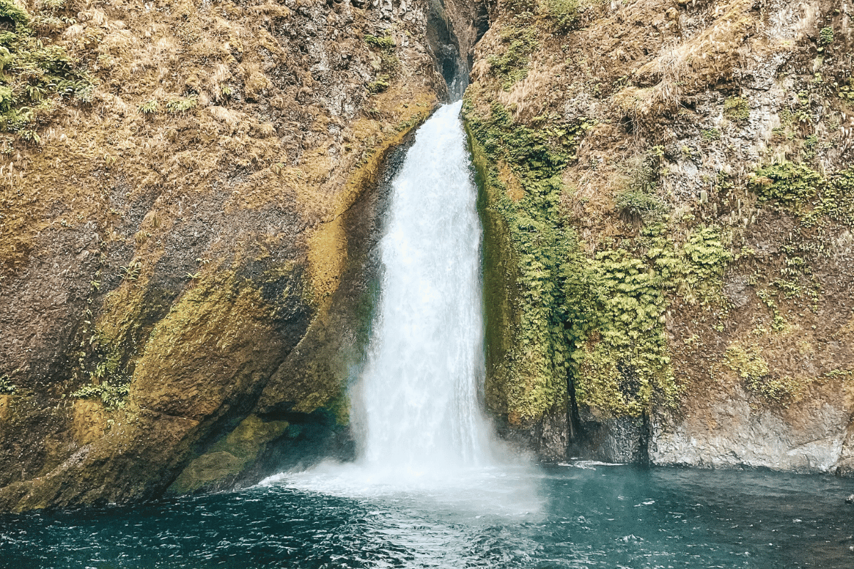 The Most Breathtaking Waterfalls in Oregon - The Homebody Tourist