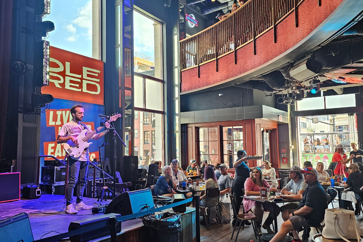 Best Bars on Broadway (in Nashville) - The Homebody Tourist